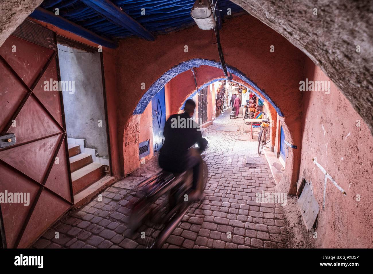 Shady transactions hi-res stock photography and images - Alamy