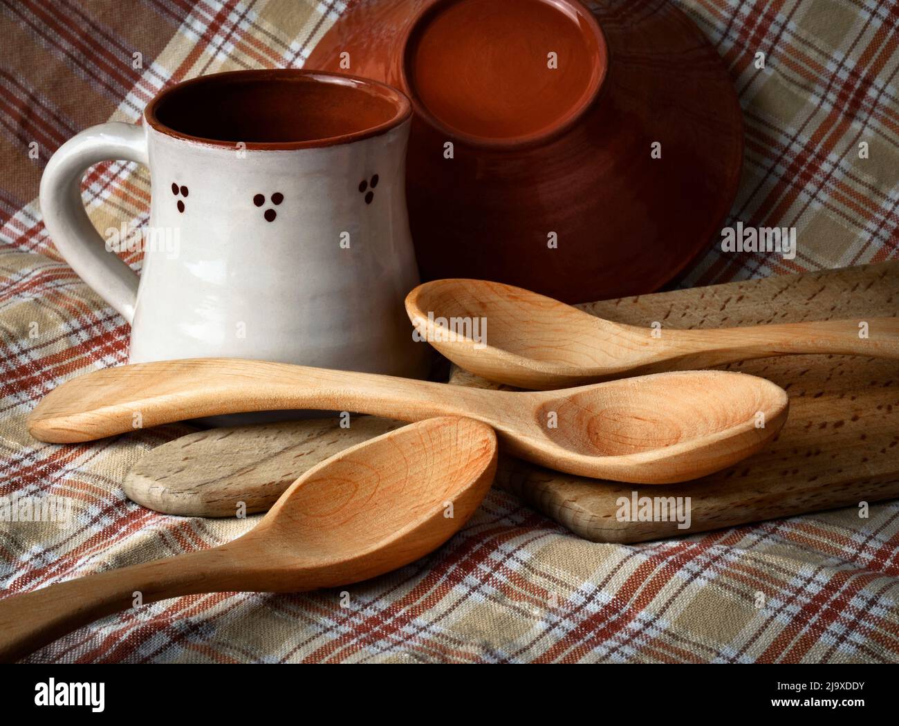 Clay dishes rustic kitchen hi-res stock photography and images - Alamy