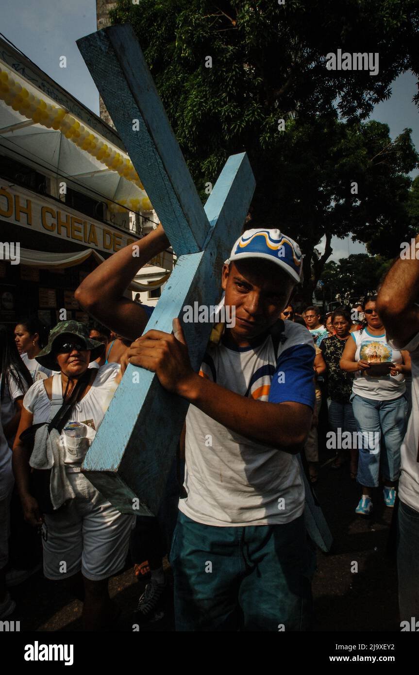 Devotees paying their promises to Mary of Nazareth at Círio de Nazaré ...