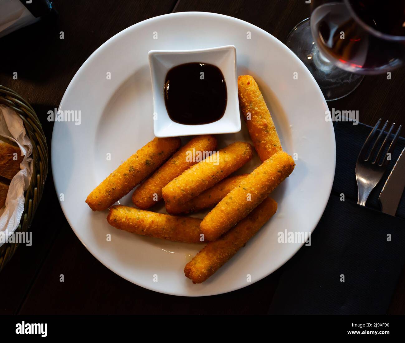 Fried mozzarella cheese fingers Stock Photo - Alamy