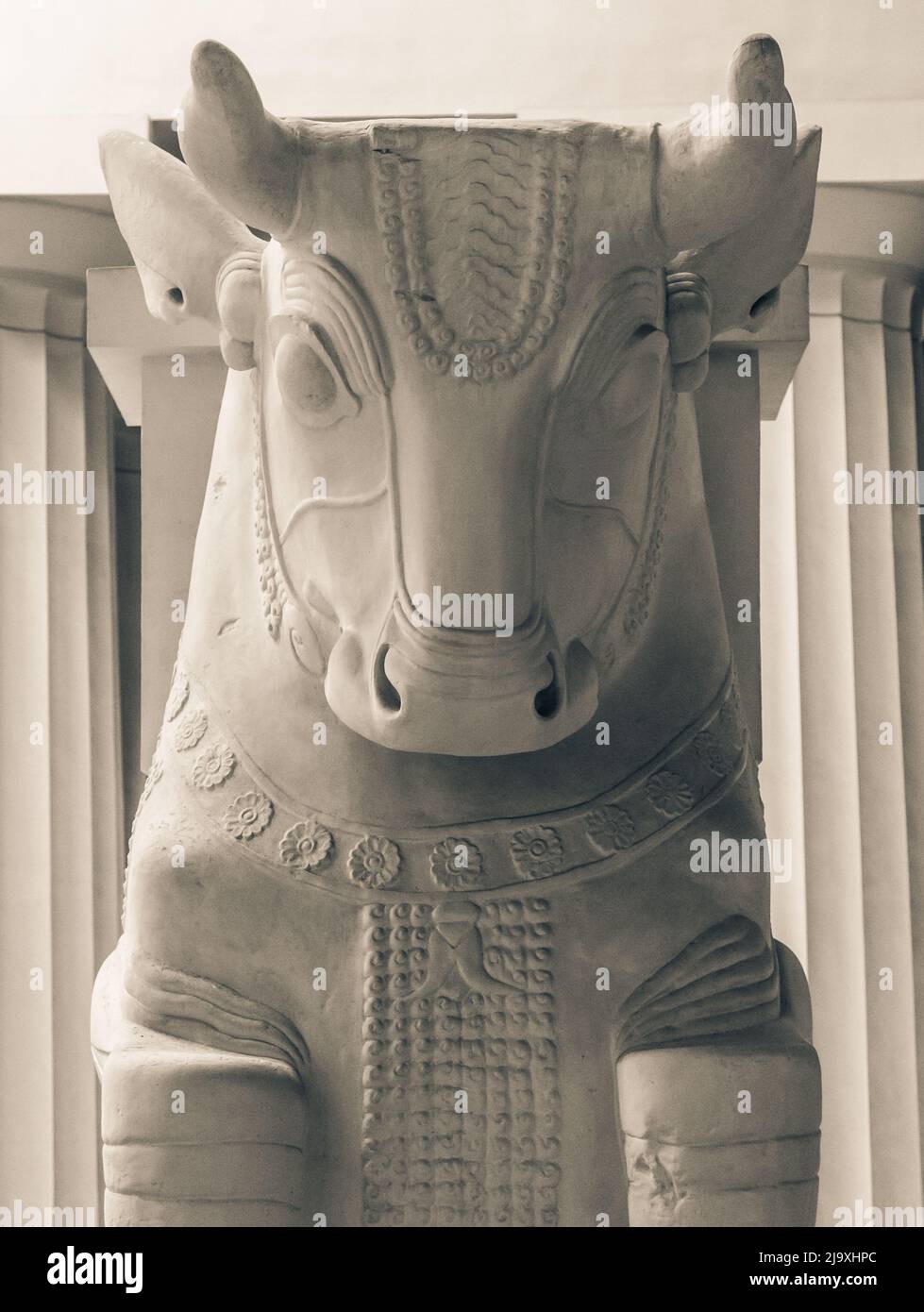 Statue of bull in museum Stock Photo - Alamy