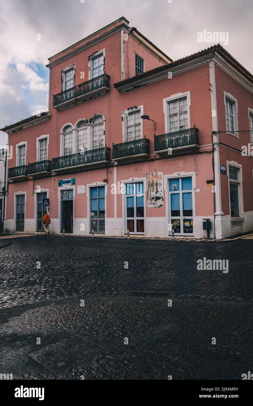 Pink building facade hi-res stock photography and images - Alamy