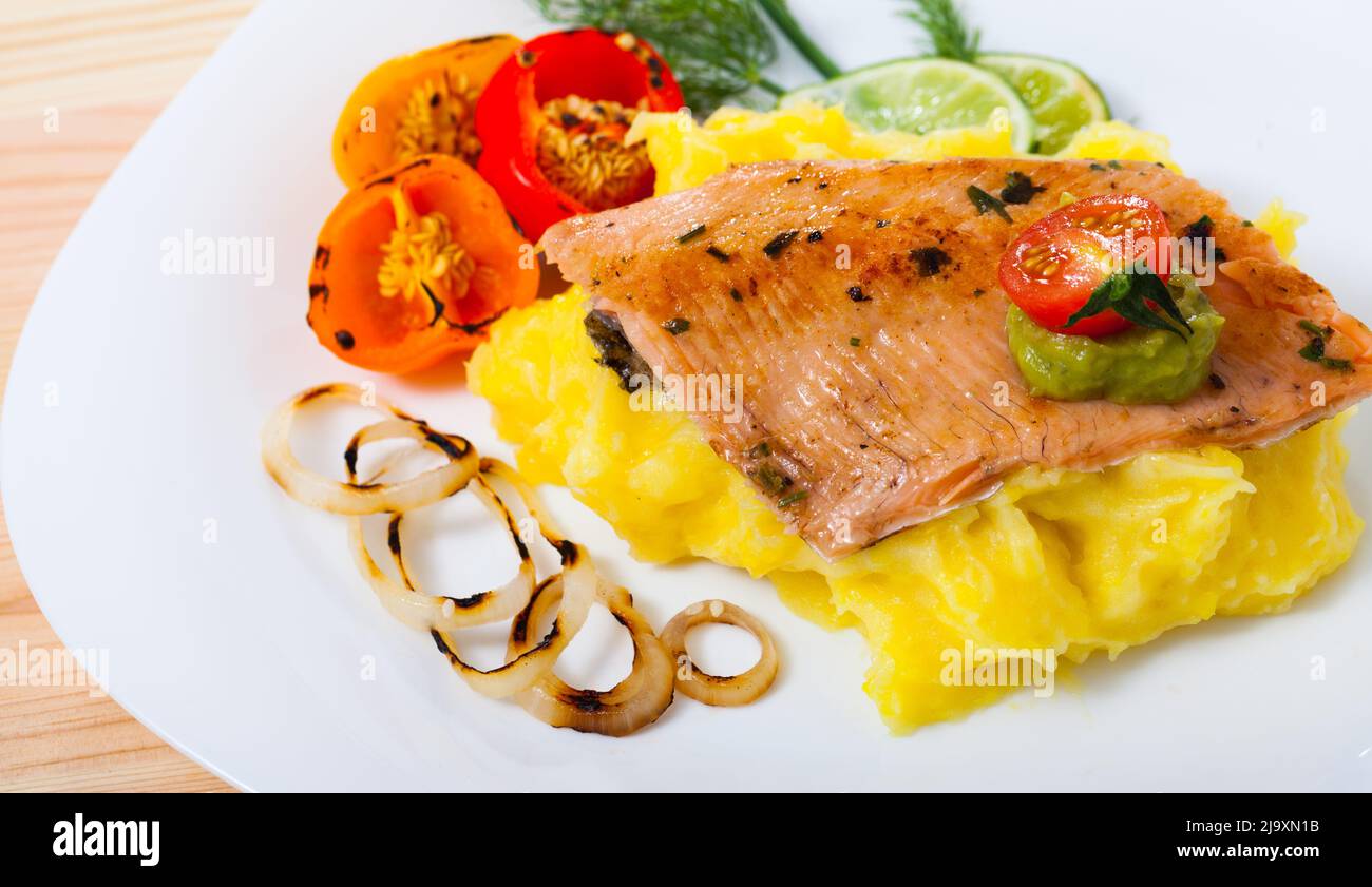 Roasted trout fillet with potato puree, vegetables Stock Photo - Alamy