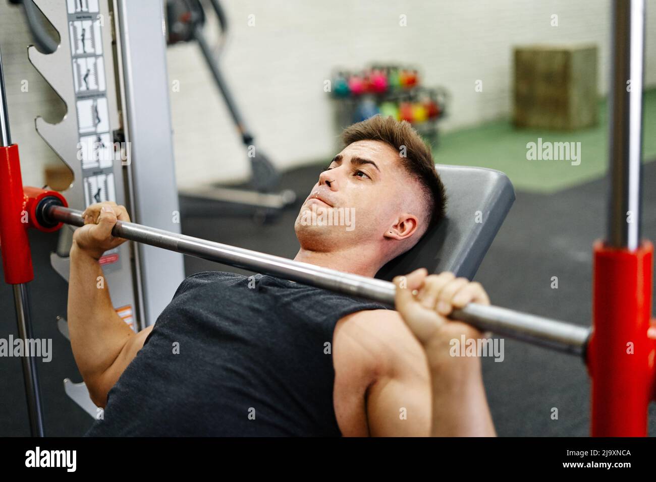 Male athlete bench press hi-res stock photography and images - Alamy