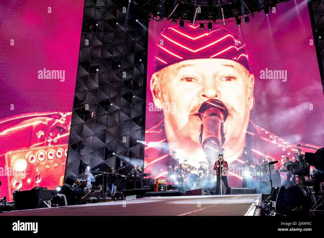 Vasco rossi canta hi-res stock photography and images - Alamy