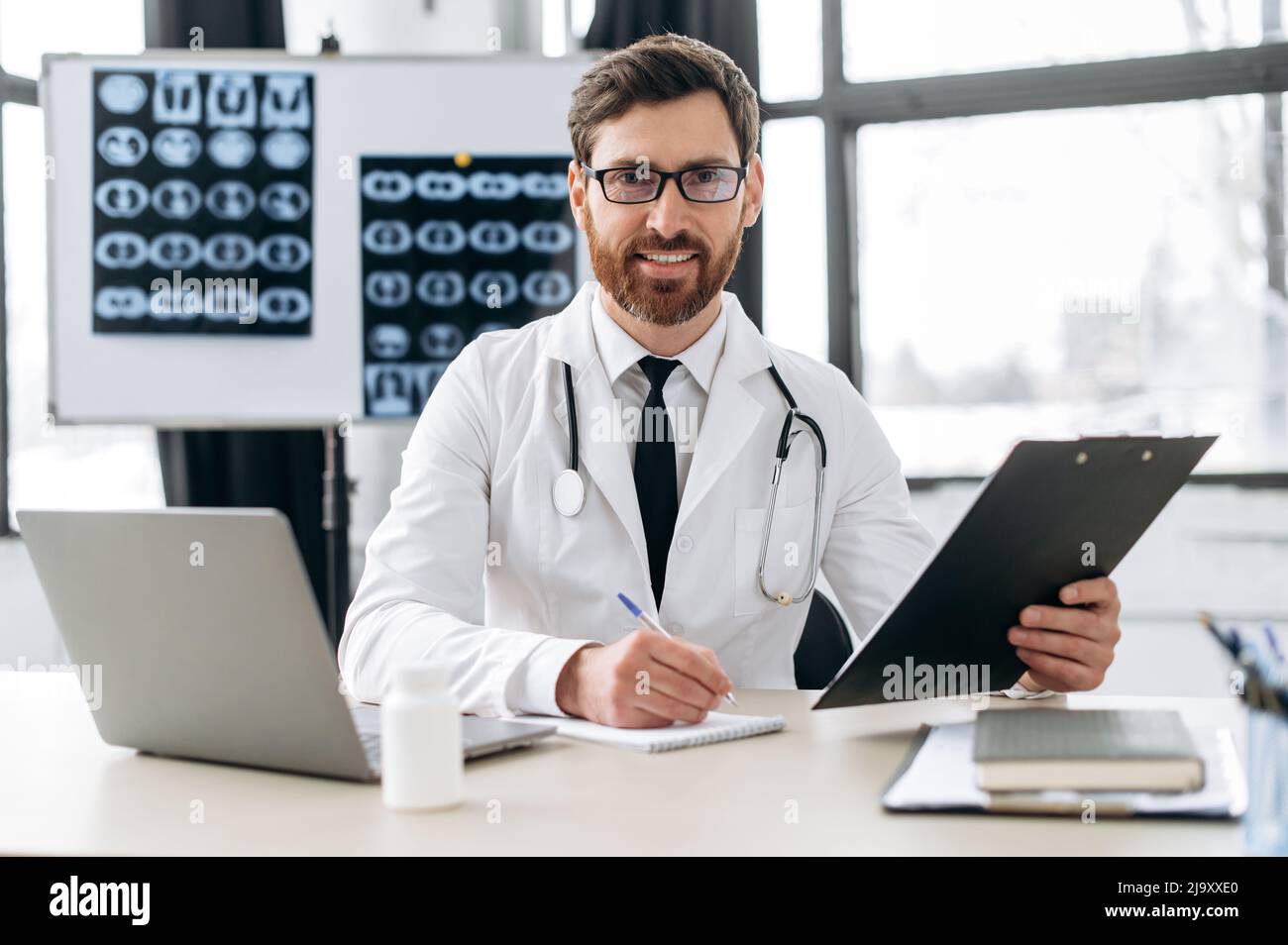 Medicine and health concept. Portrait of positive caucasian general ...