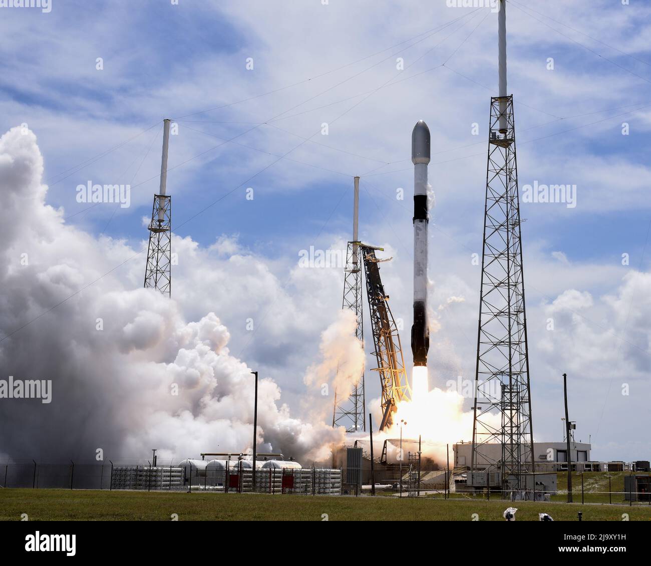 A SpaceX Falcon 8 rocket launches the Transporter 5 payload into sun ...