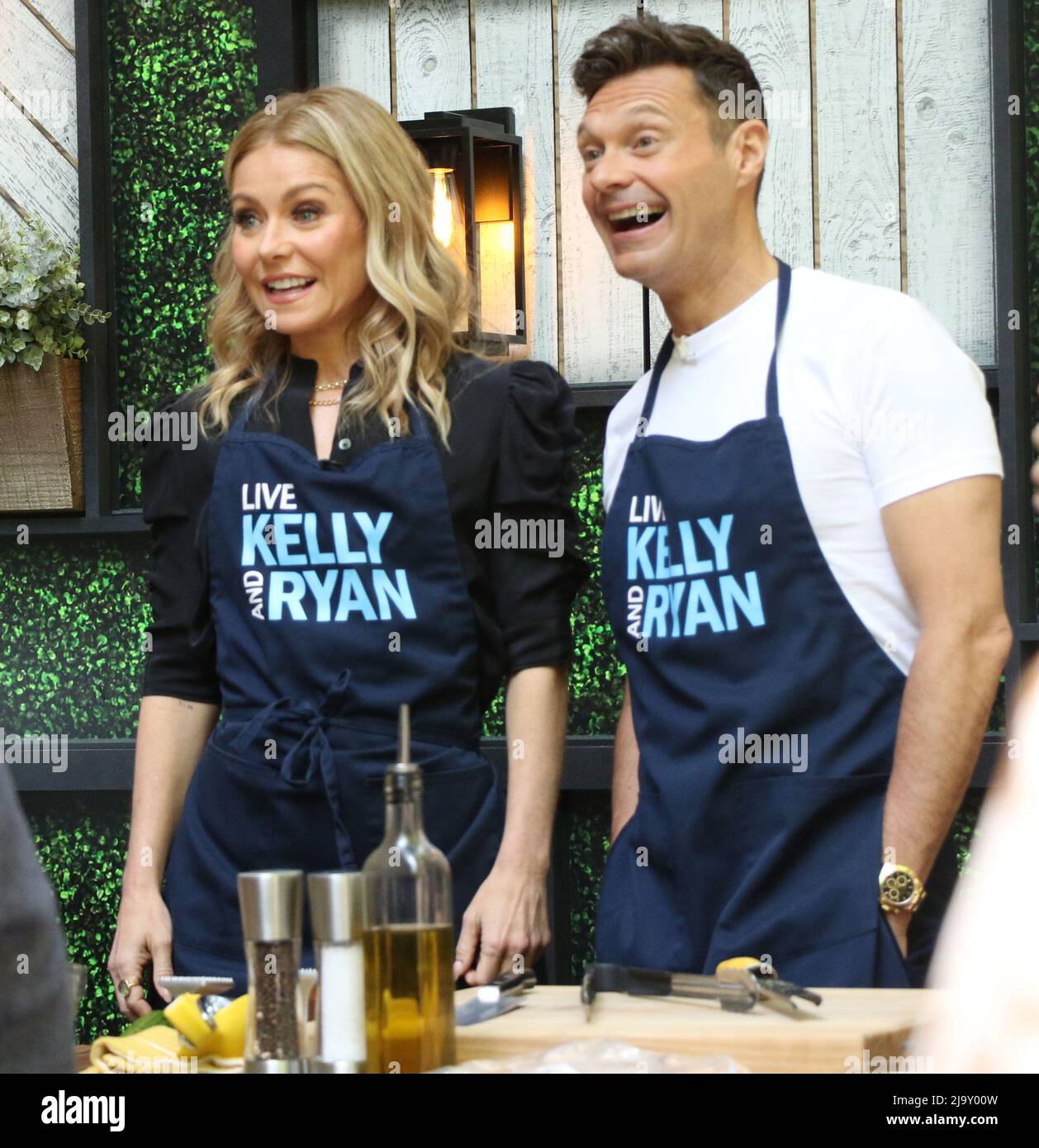 May 25, 2022.Kelly Ripa, Ryan Seacrest, at Live with Kely & Ryan-Live's ...