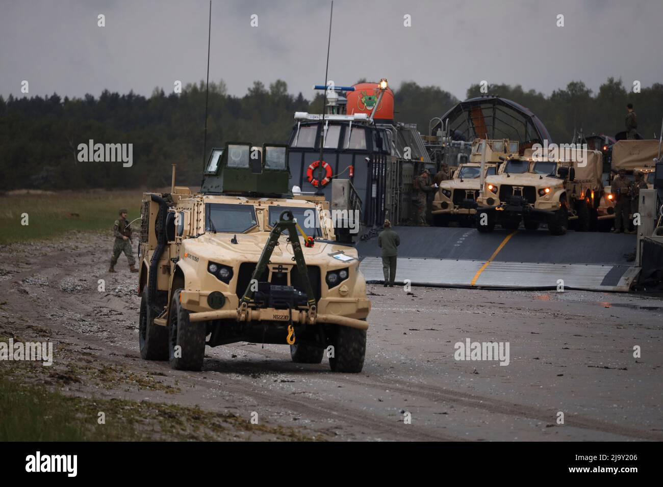 Lcac 61 hi-res stock photography and images - Alamy