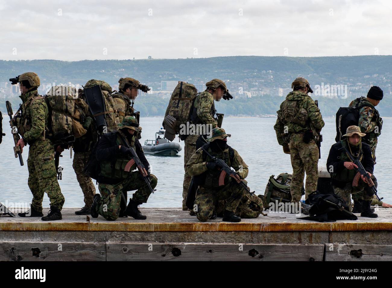 U.S. and Bulgarian Special Operation Forces (SOF) set a perimeter ...