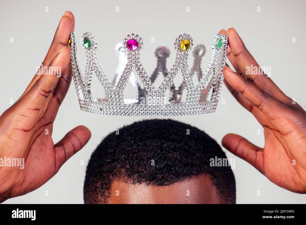 African king crown hi-res stock photography and images - Alamy