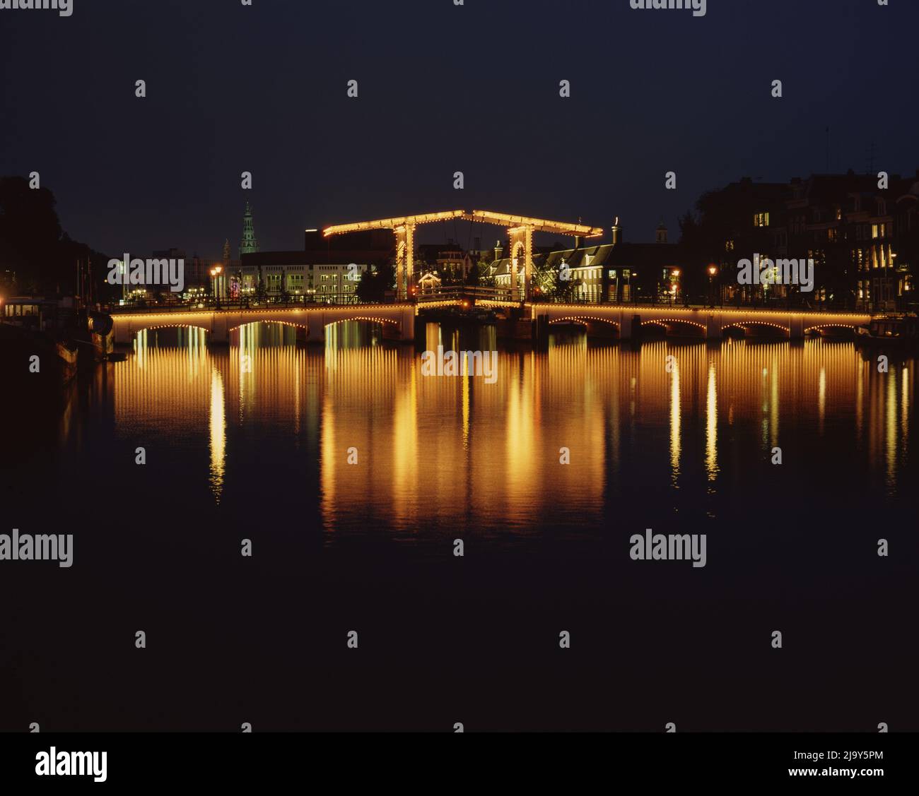 Movable bridge netherlands hi-res stock photography and images - Alamy