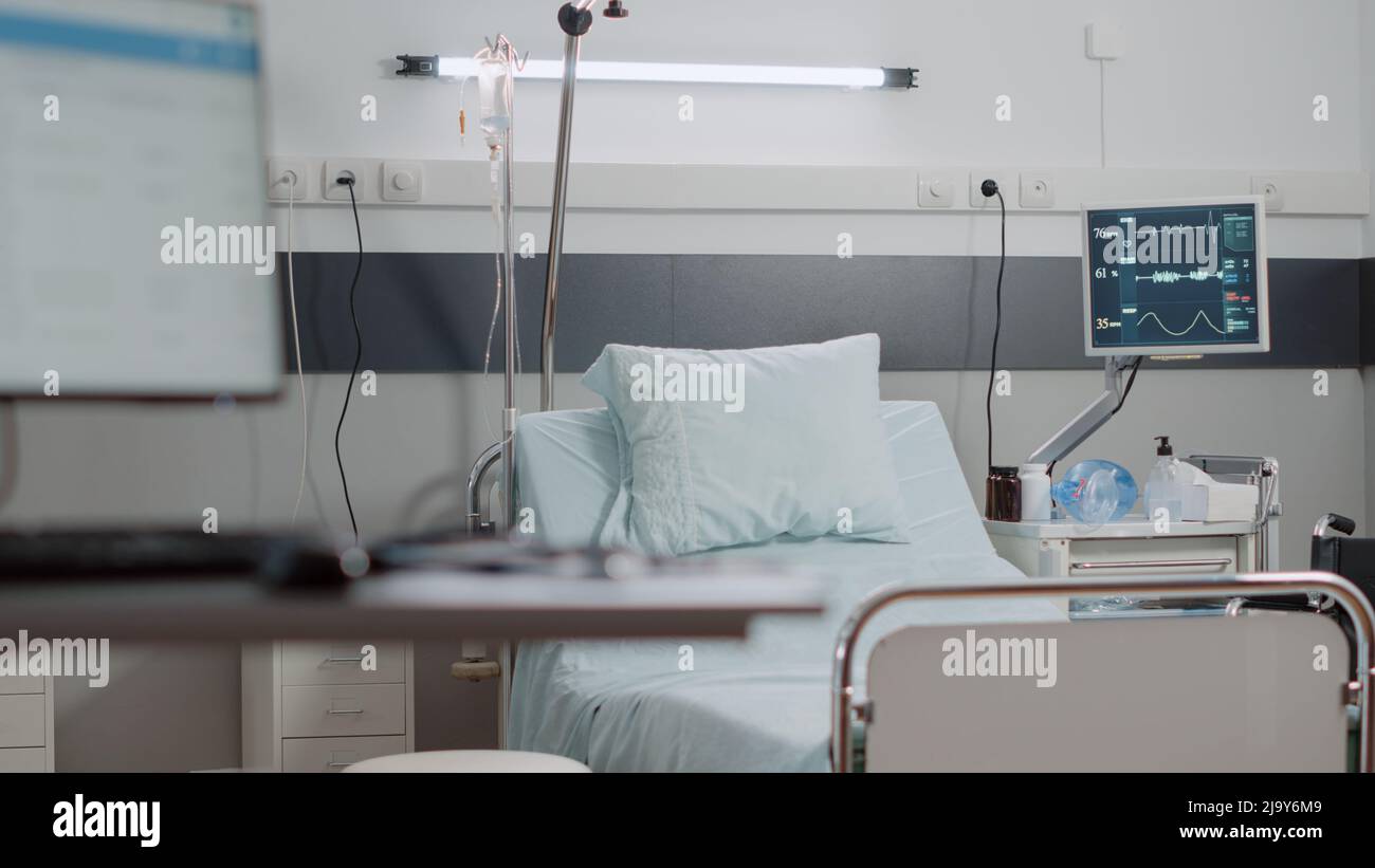 Iv drip pills hi-res stock photography and images - Alamy