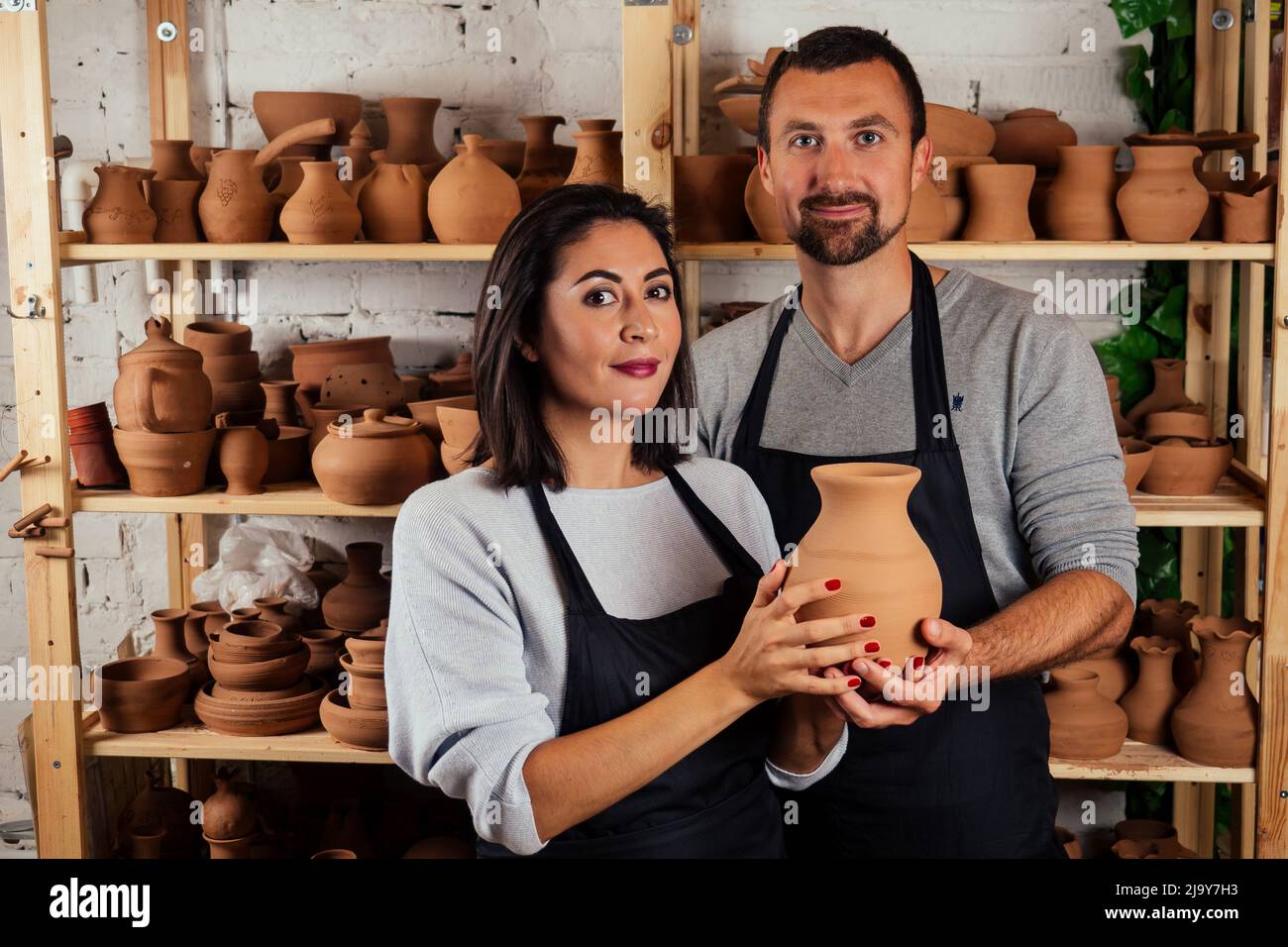 Husband wife making pottery hi-res stock photography and images - Alamy