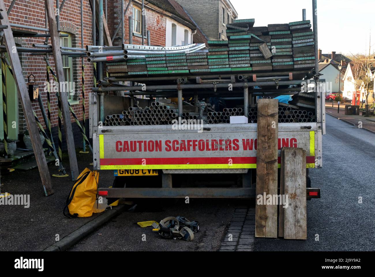 Scaffold lorry hi-res stock photography and images - Alamy