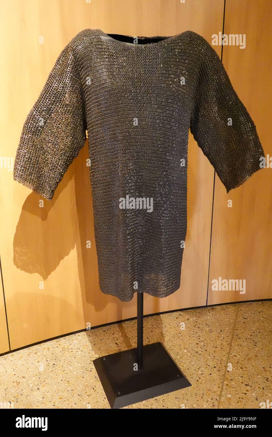 Medieval chainmail hi-res stock photography and images - Alamy