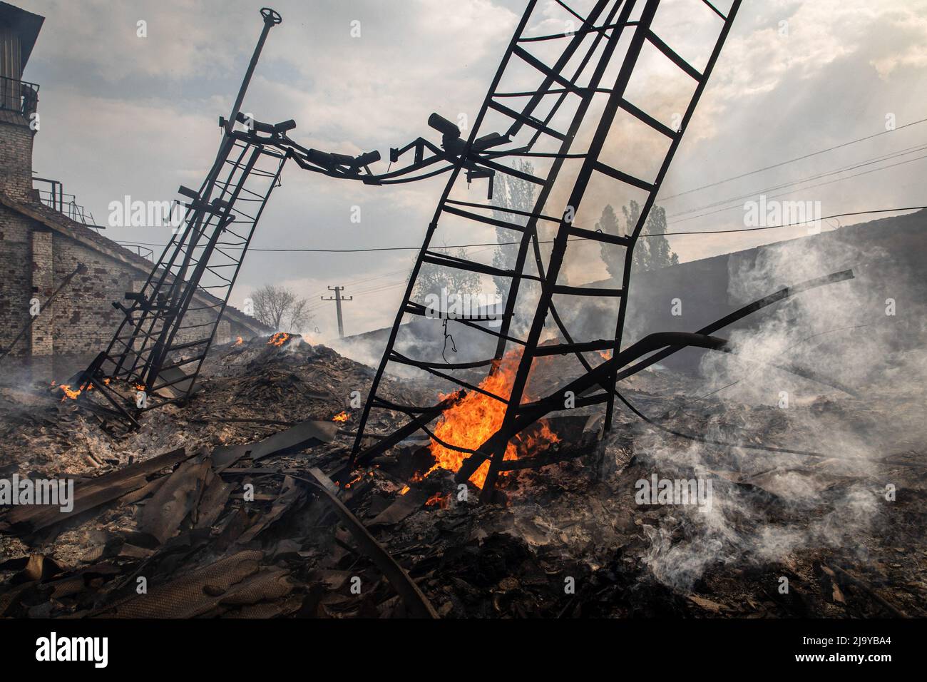 Destroyed infrastructure hi-res stock photography and images - Alamy