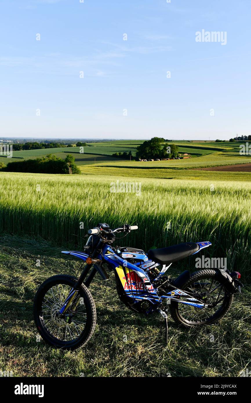 Surron hi-res stock photography and images - Alamy