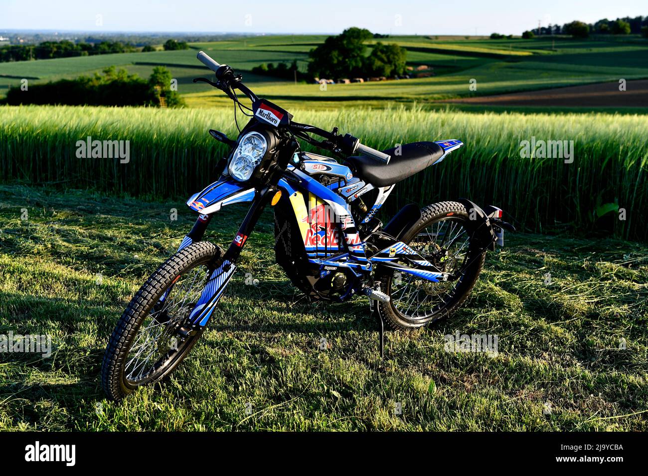 Surron hi-res stock photography and images - Alamy