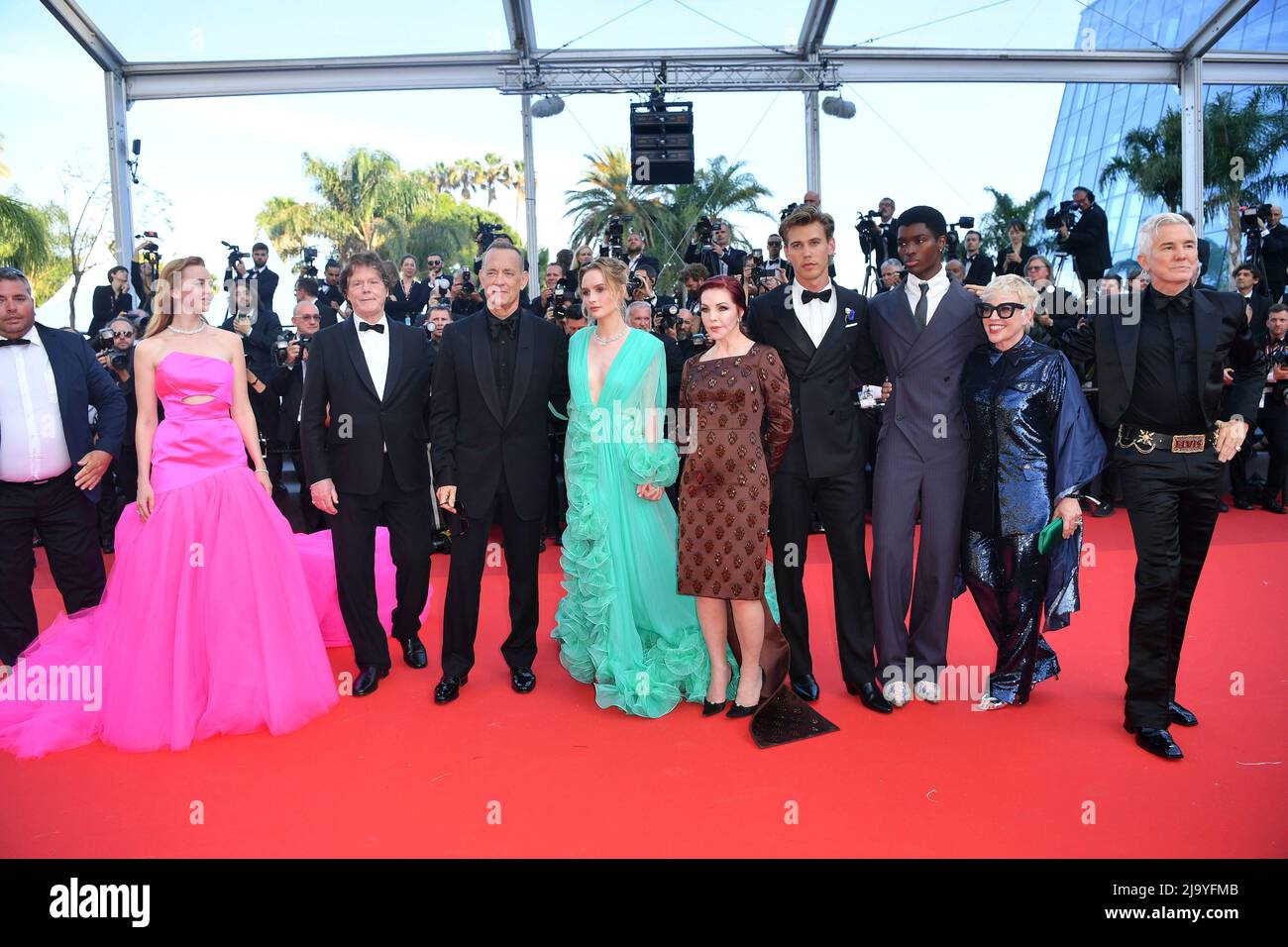 Natasha Bassett , Sam Bromell , Tom Hanks , Olivia DeJonge , Priscilla ...
