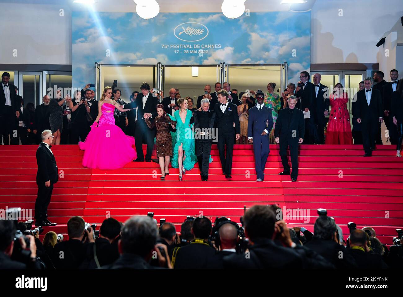 Thierry Fremaux , Natasha Bassett , Sam Bromell , Priscilla Presley ...