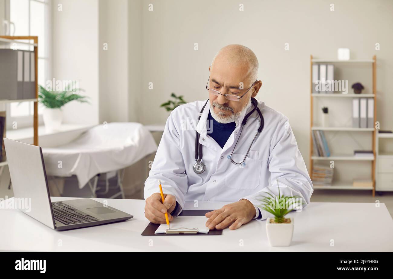 Medical card hi-res stock photography and images - Alamy