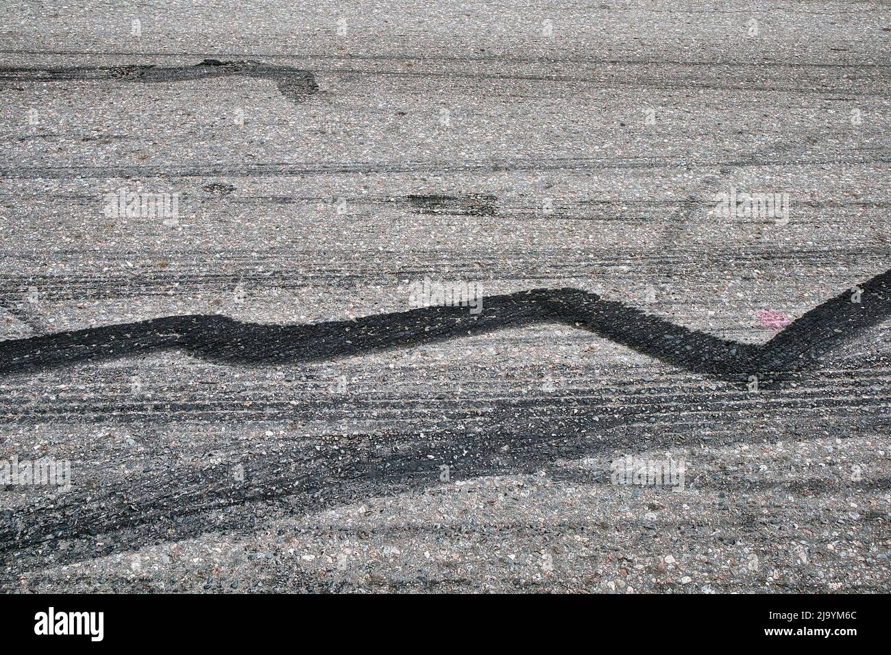 Burnt car tyre marks hi-res stock photography and images - Alamy