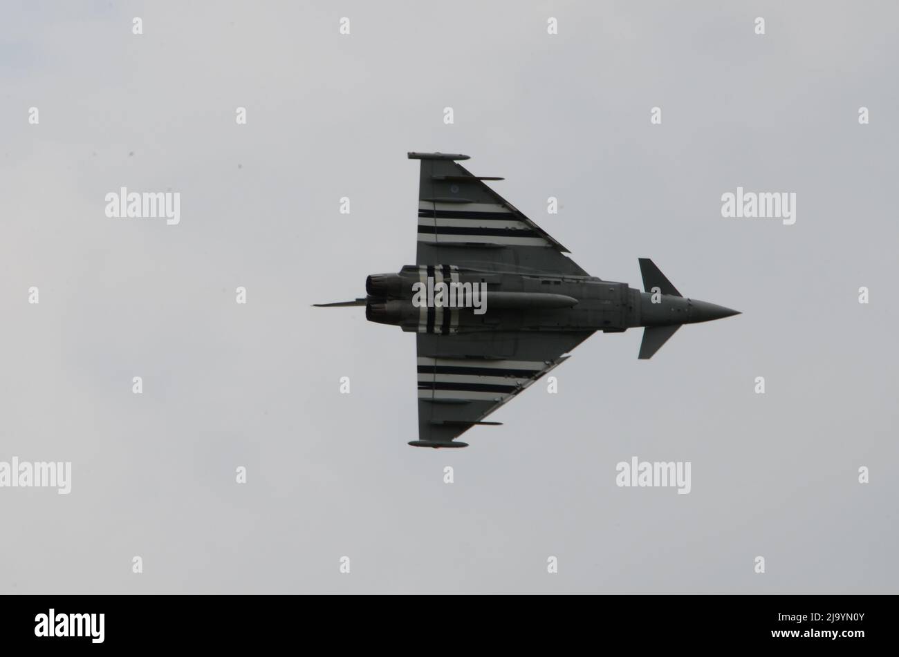 Raf eurofighter typhoon flying low hi-res stock photography and images ...
