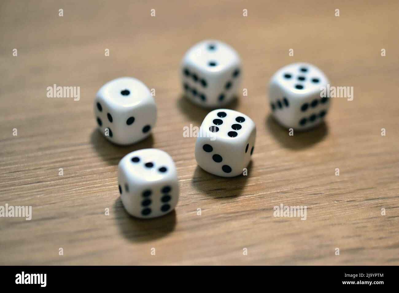 Dice two icon hi-res stock photography and images - Alamy