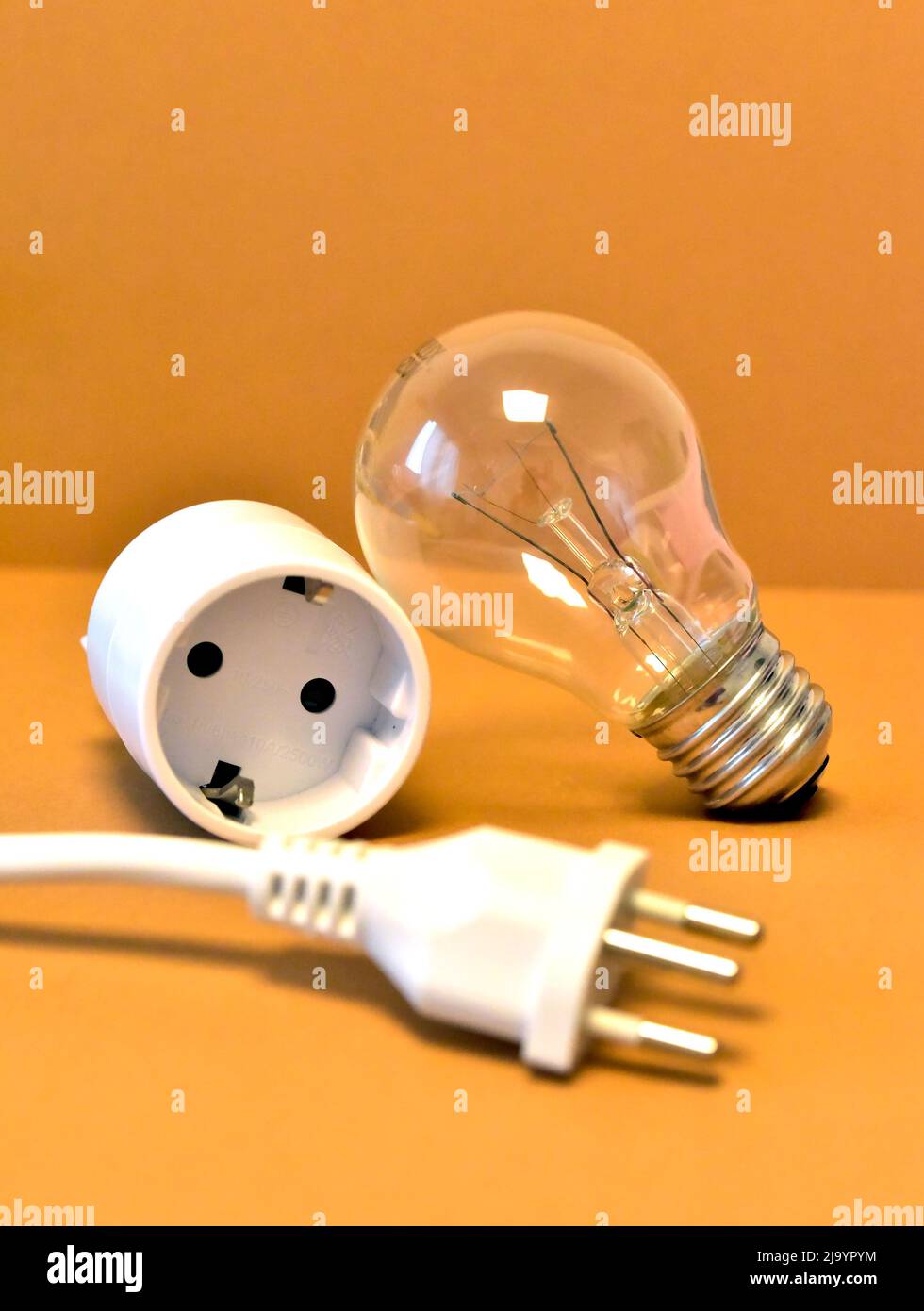 Light bulb graphic black white hi-res stock photography and images - Alamy