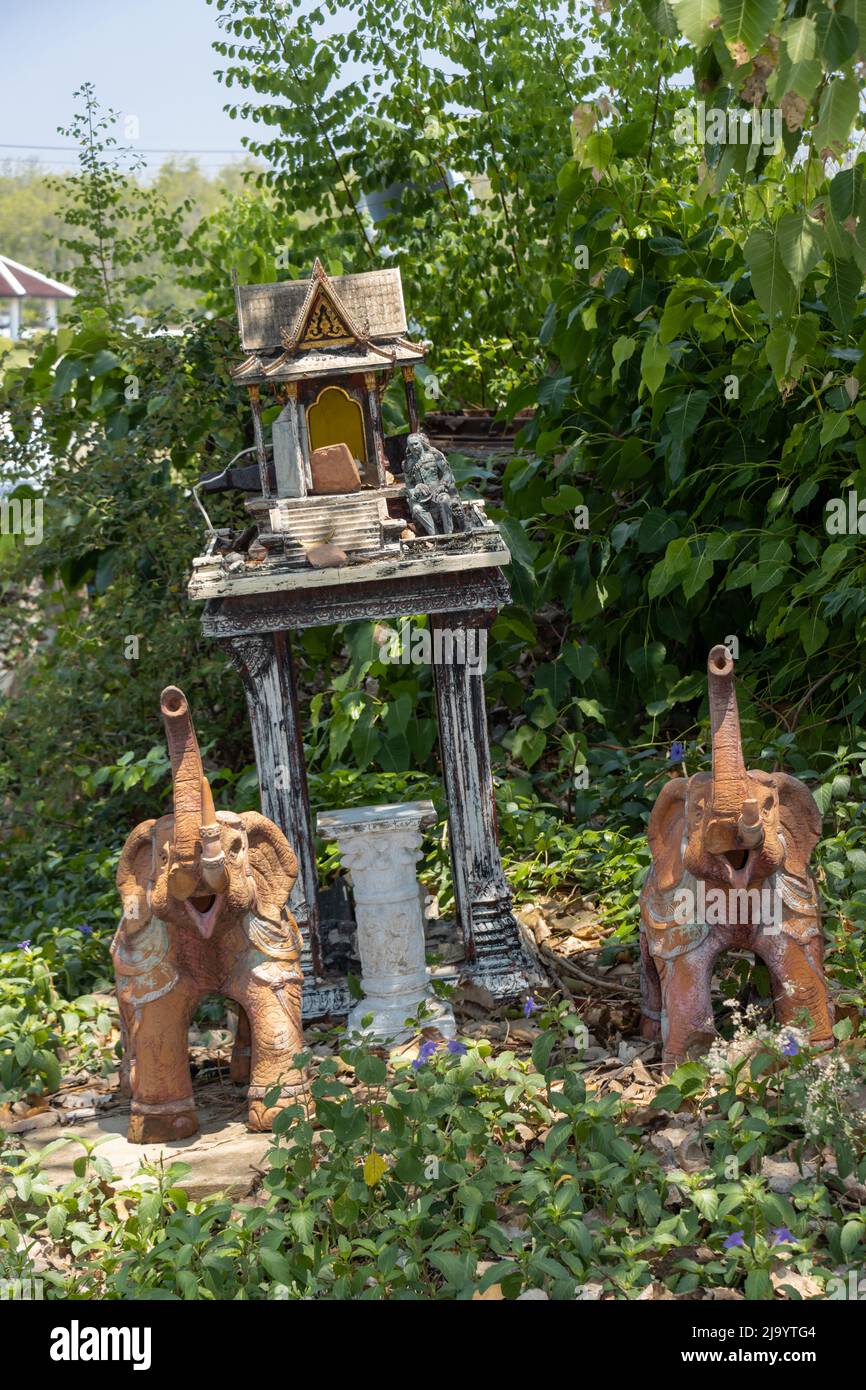 Ghost house hi-res stock photography and images - Alamy