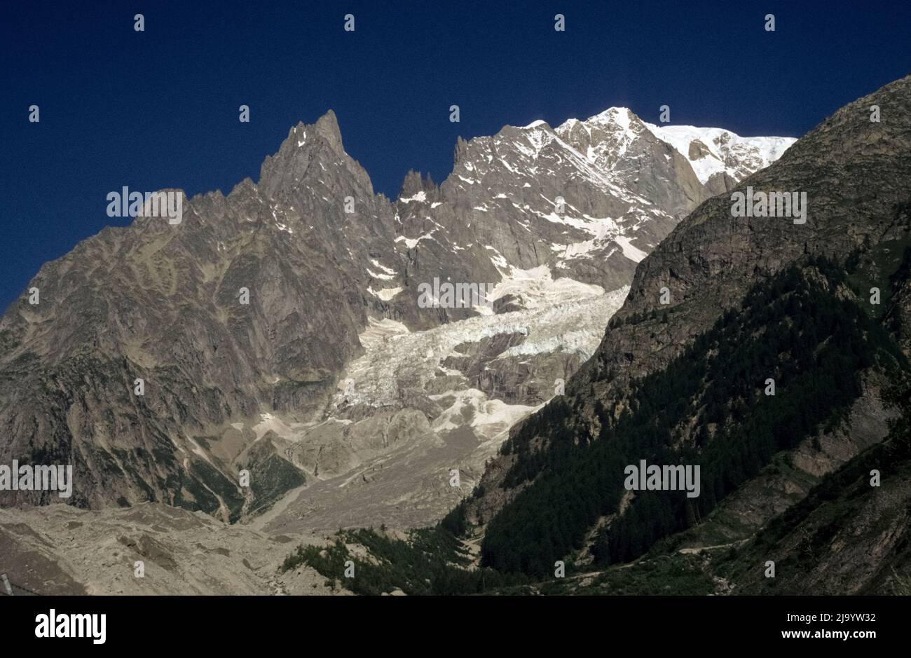 Brenva glacier hi-res stock photography and images - Alamy