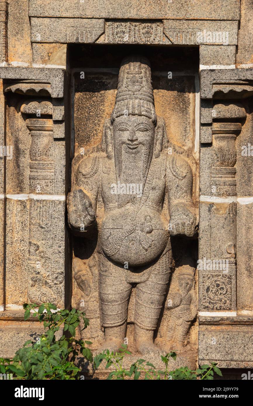 Sculpture of Kulottunga I at Nataraja Temple, Chidambaram, Tamil Nadu ...
