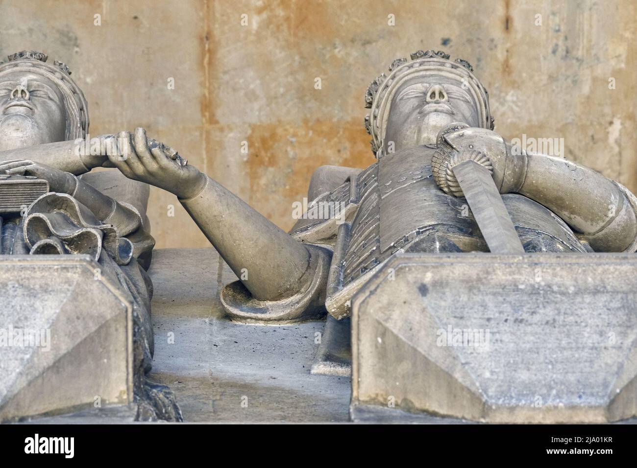 Hand in hand, Tomb of King Edward and Queen Eleanor de Aragon inside ... Hand in hand, Tomb of King Edward and Queen Eleanor de Aragon inside ...