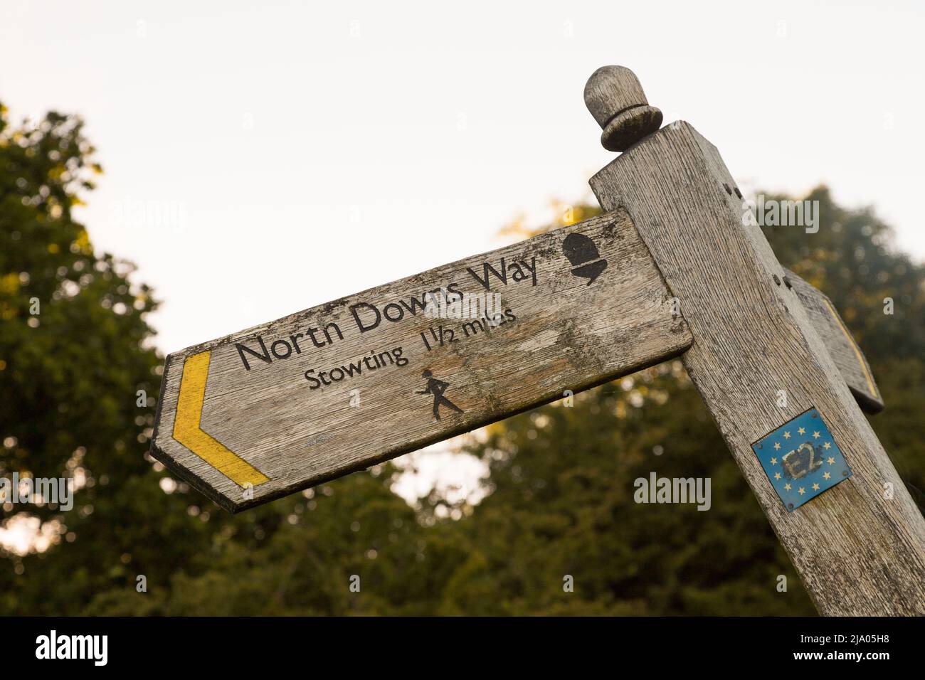 North downs way sign hi-res stock photography and images - Alamy