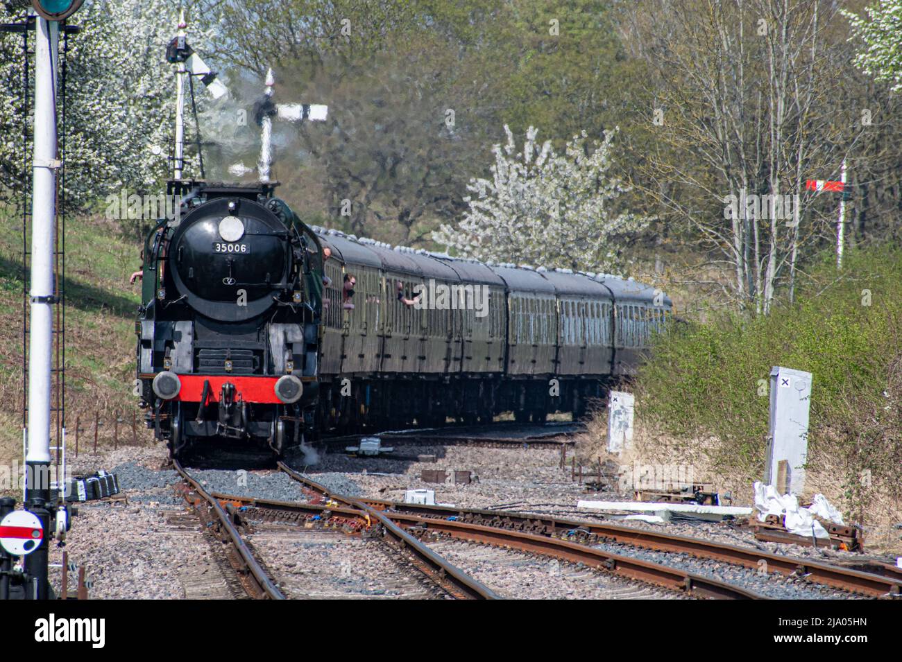 35006 Peninsular & Oriental passing signals Stock Photo - Alamy