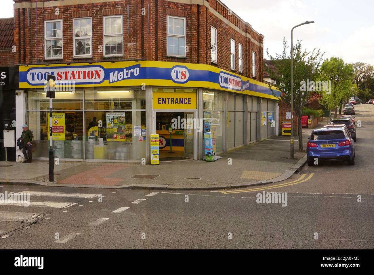 Tool station hi-res stock photography and images - Alamy