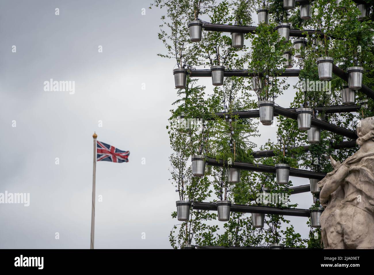 London UK, 26 May 2022. The completion of Thomas Heatherwick 21-metre ...