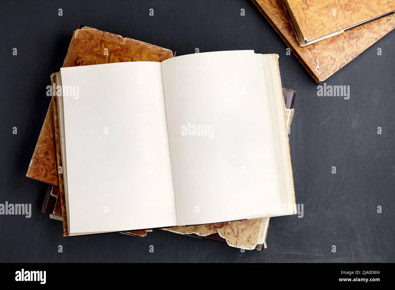 Dust jacket hi-res stock photography and images - Alamy