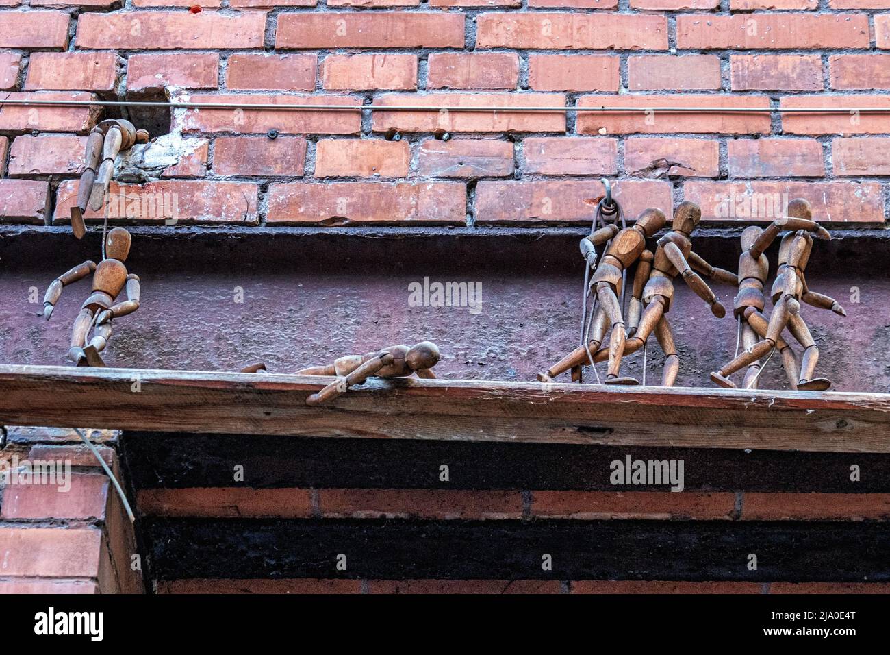 Berlin, Dock 11 detail. Artist's models - Street art on building which ...