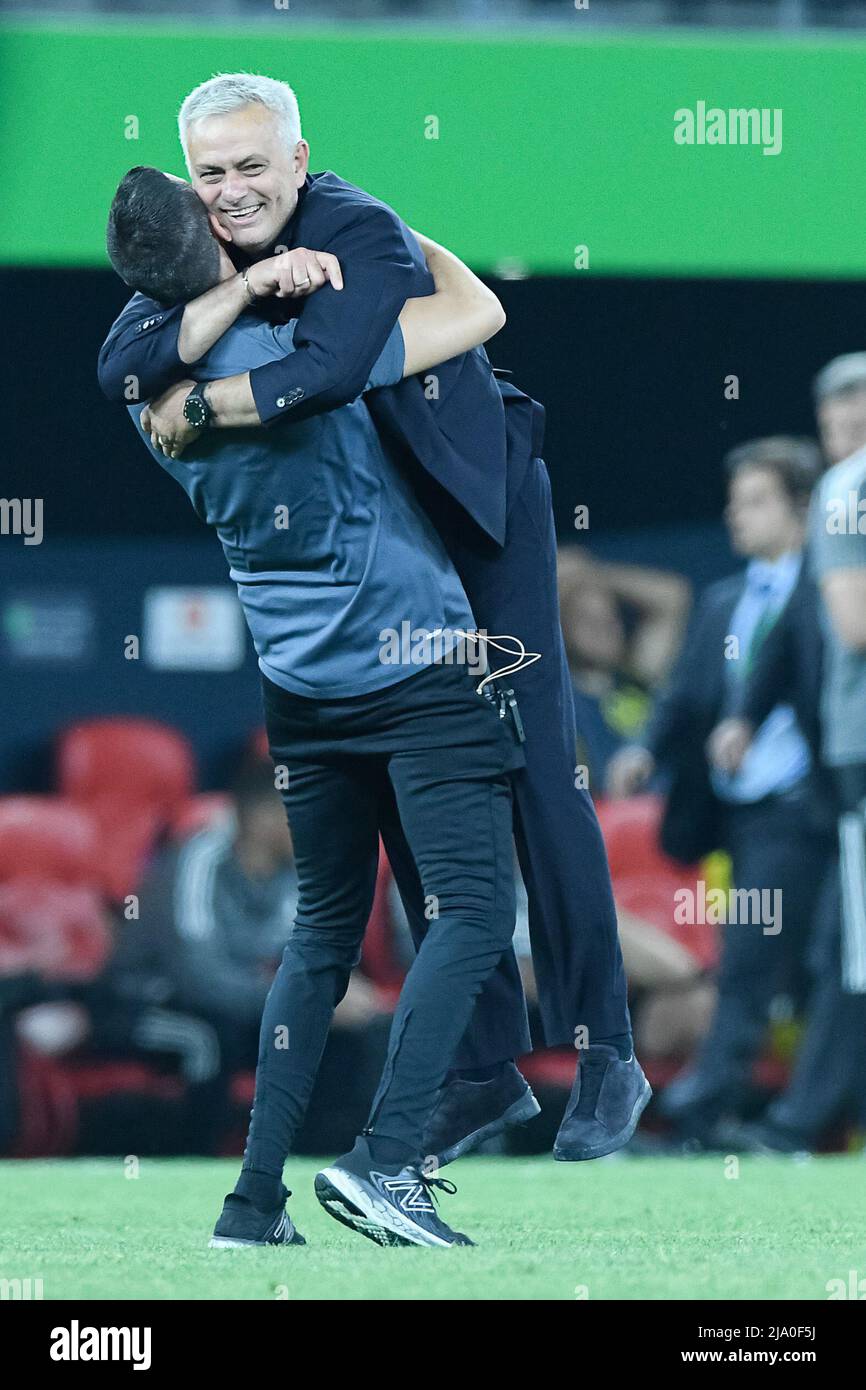 Jose Mourinho celebrate the victory at the end of the match during ...