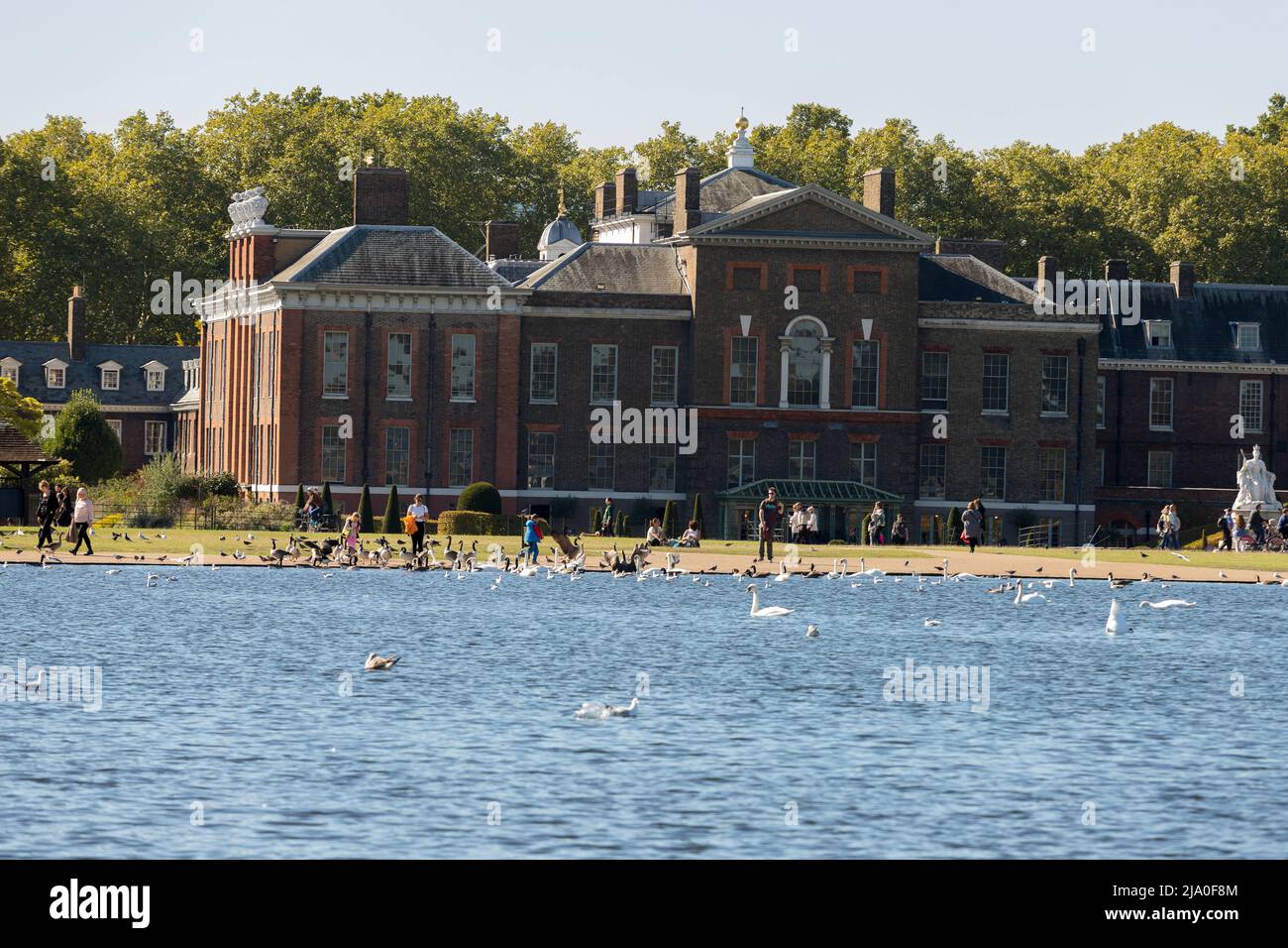 Kensington Park- Kensington London Stock Photo - Alamy