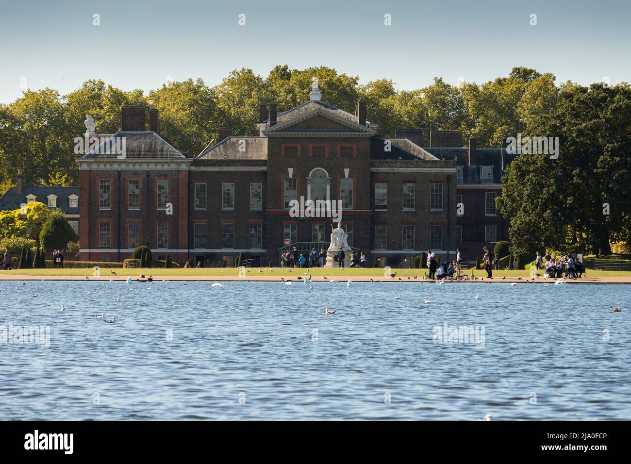 Kensington Park- Kensington London Stock Photo - Alamy