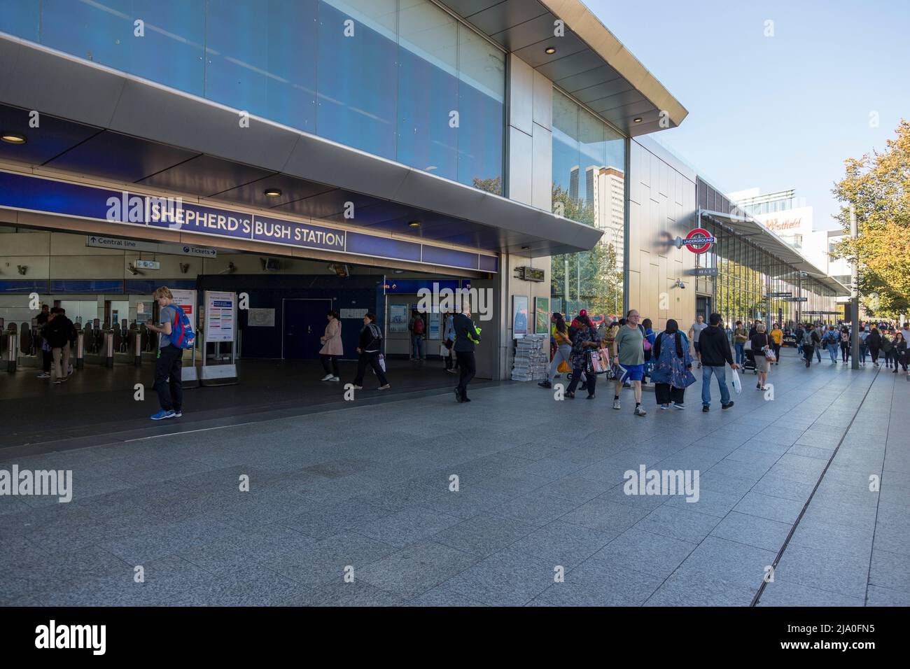 Shepherds bush underground station hi-res stock photography and images ...