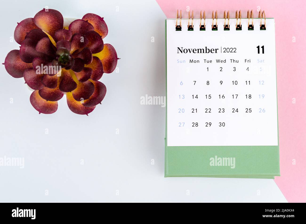 The November 2022 desk calendar with tree pot Stock Photo - Alamy