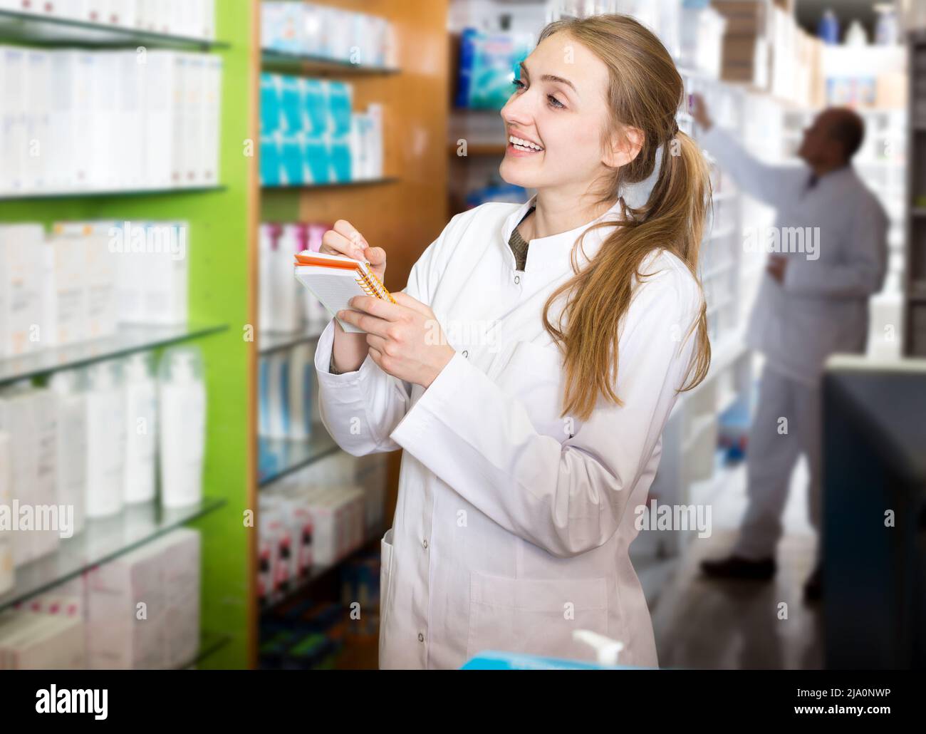 Team pharmacist chemist woman hi-res stock photography and images - Alamy