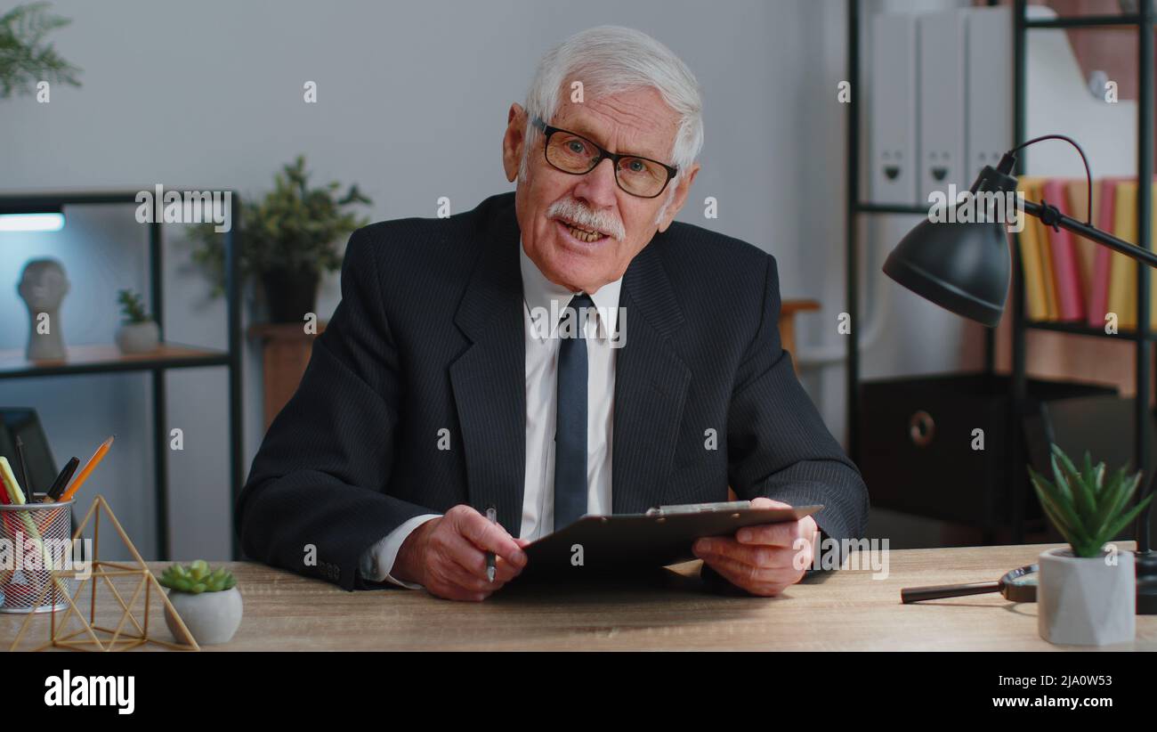Elderly man job interview hi-res stock photography and images - Alamy
