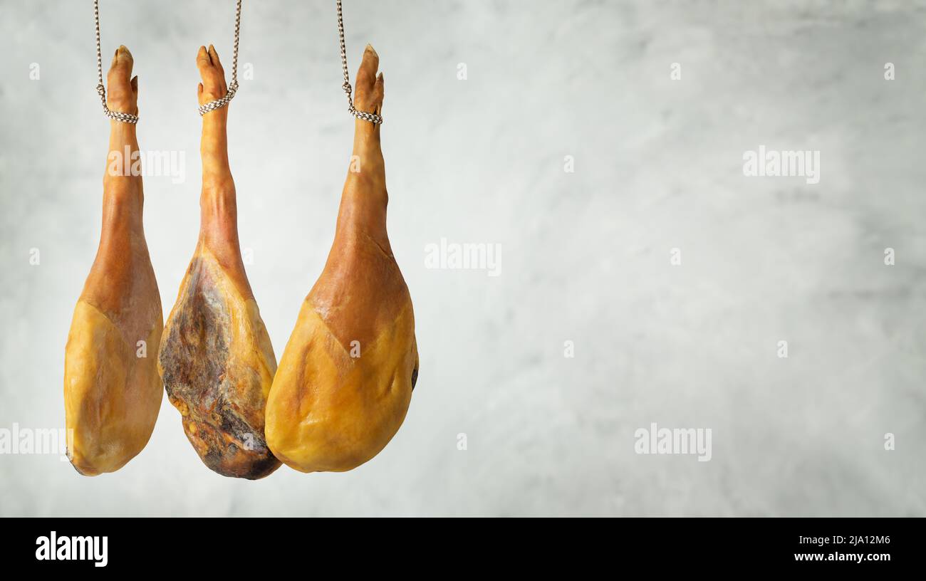Hanging prosciutto hi-res stock photography and images - Alamy
