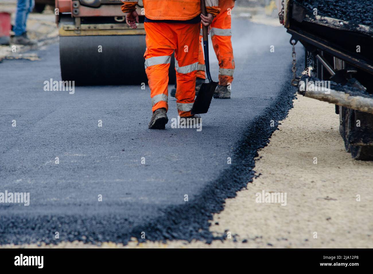 Roadworkers hi-res stock photography and images - Alamy