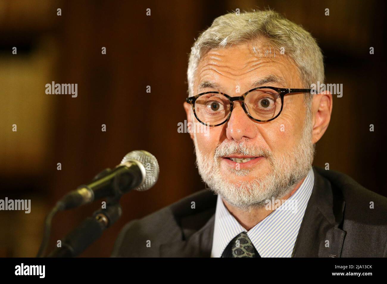 Anti arte hi-res stock photography and images - Alamy